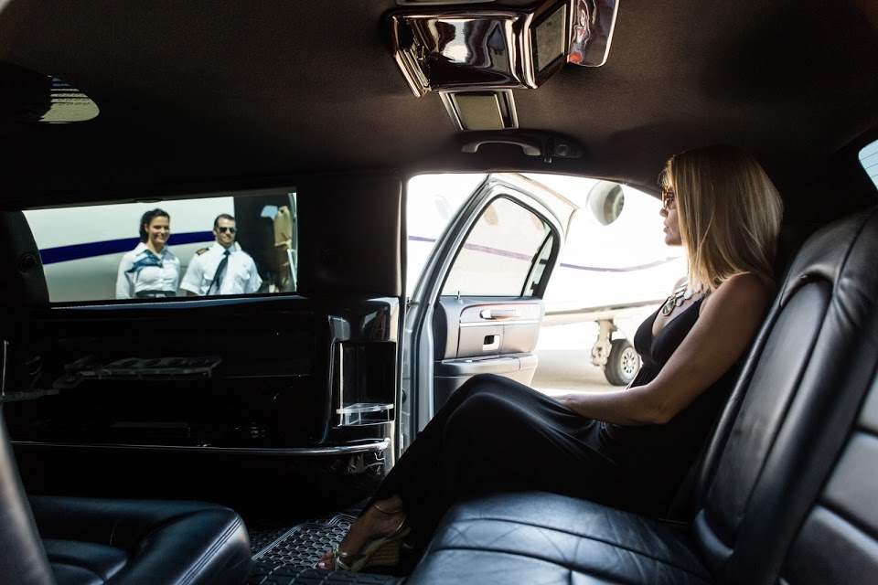 Airport limo services in PA, NJ, and NY? Call us or book online!